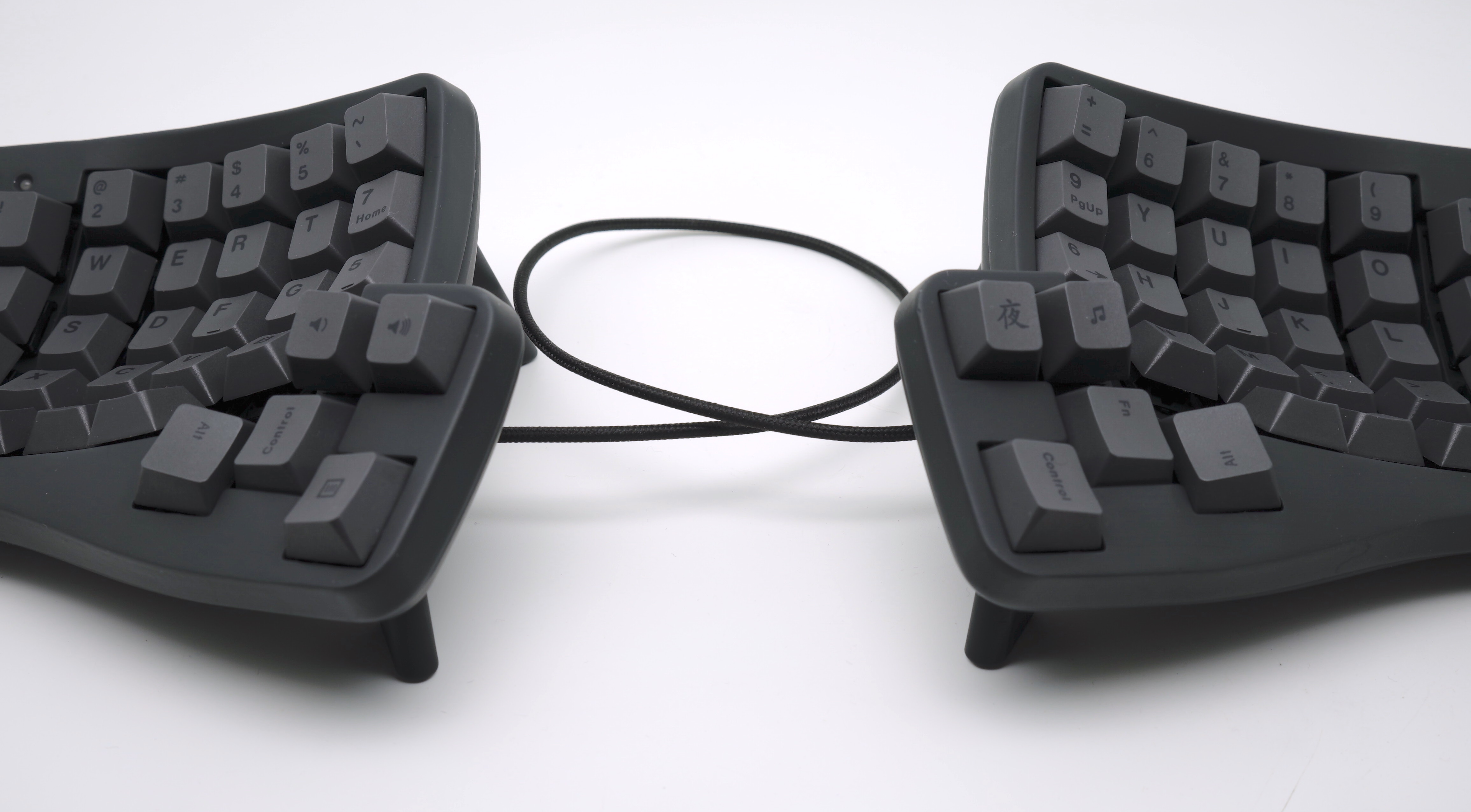 開始使用 (有線版本) | ErgoKB 人體工學鍵盤